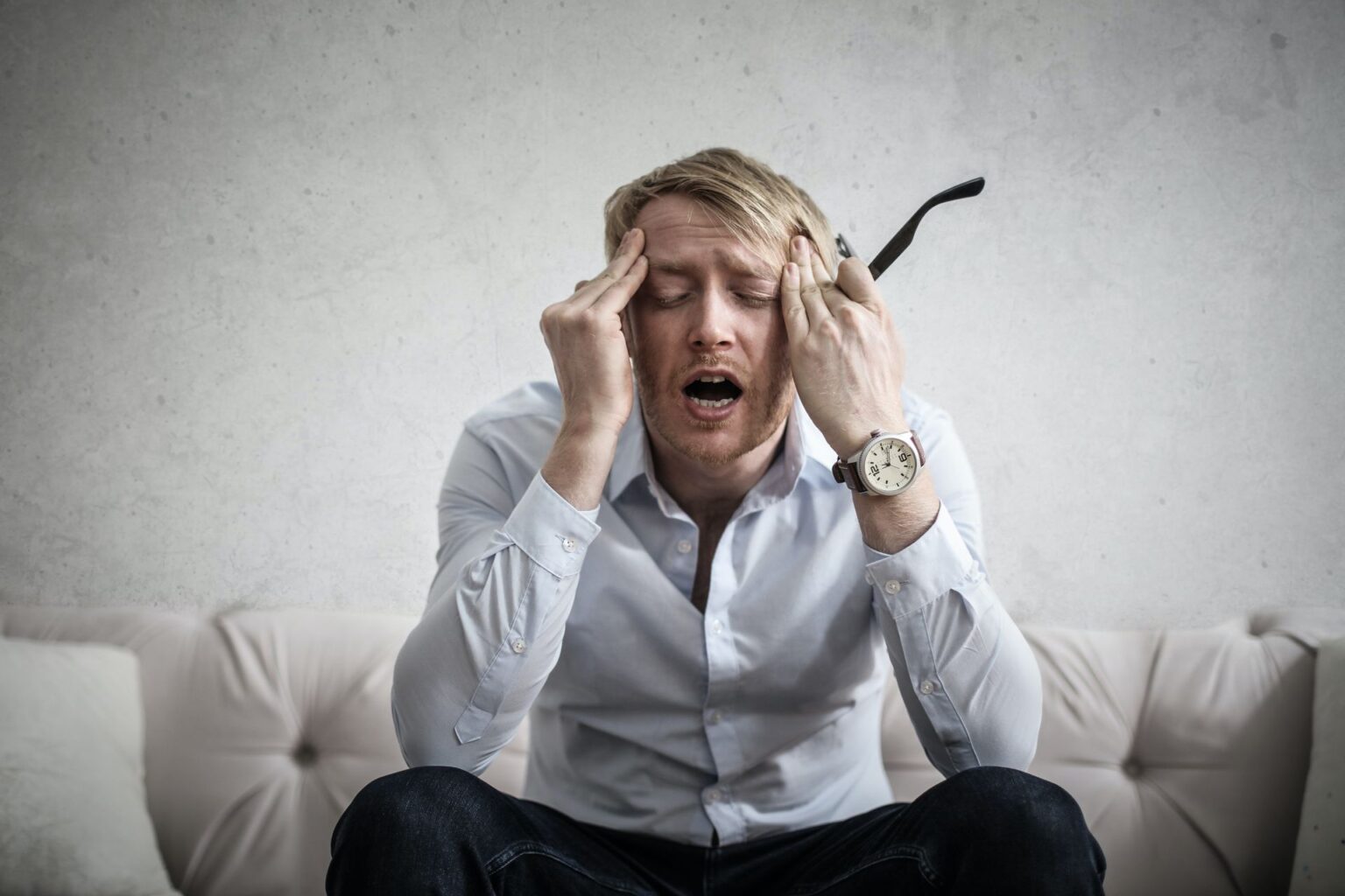 Recognizing Panic Attack Symptoms: A Comprehensive Guide - ReachLink