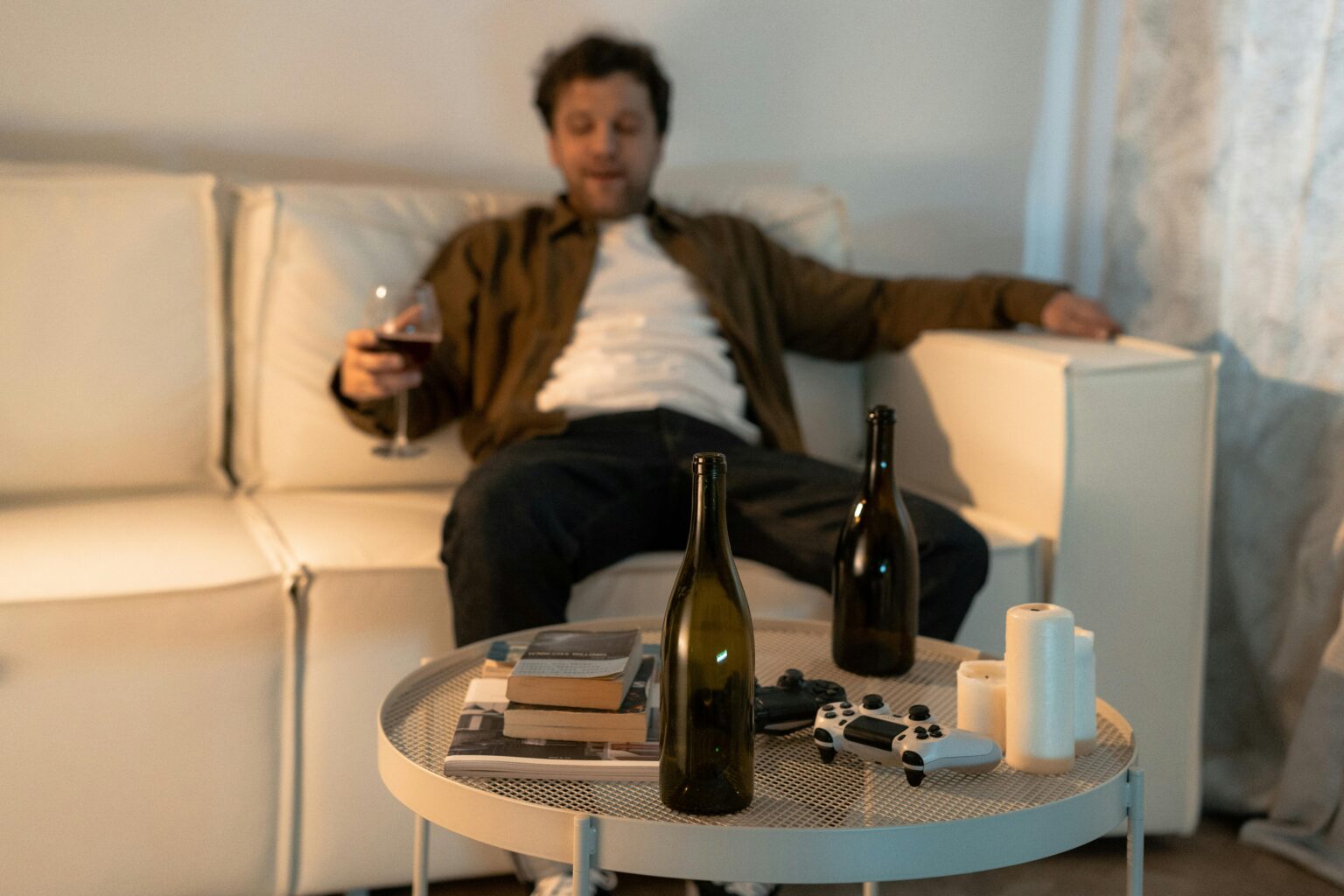 The Complex Relationship Between Alcohol and Depression - ReachLink
