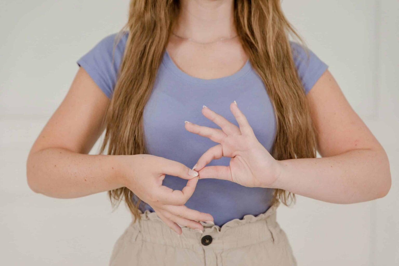 7 Key Nonverbal Communication Examples You Need to Know