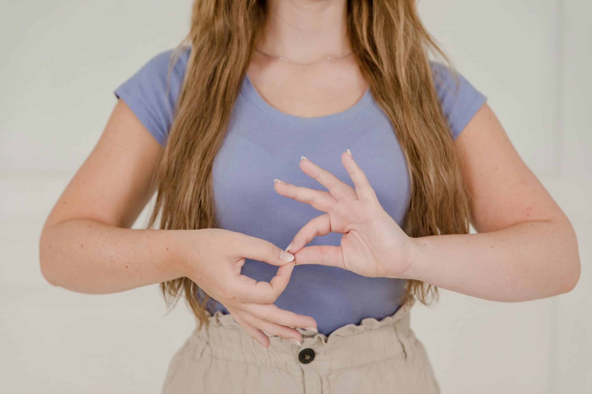 7 Key Nonverbal Communication Examples You Need to Know