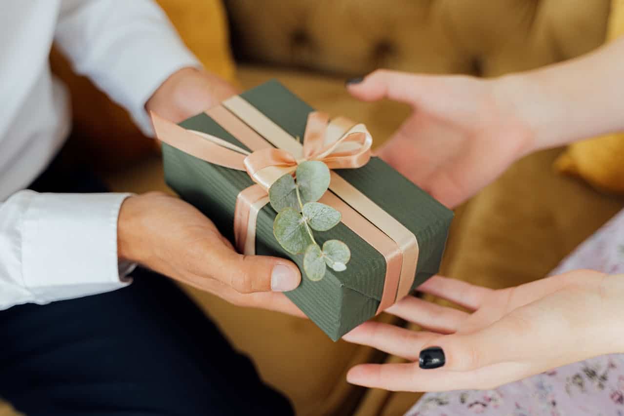 Compulsive Overgiving: Signs It's Not Really Generosity