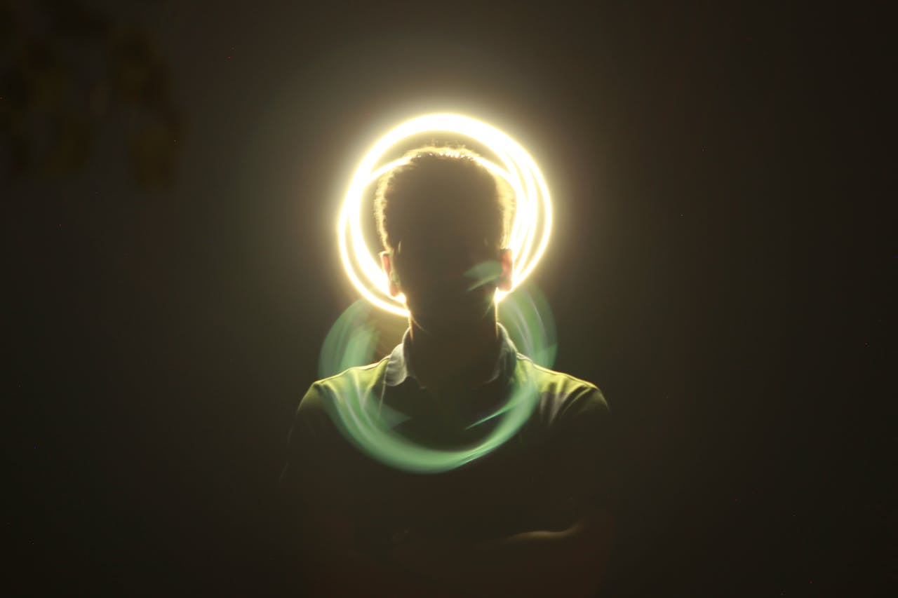 Halo Effect: How One Trait Distorts Your Entire Judgment