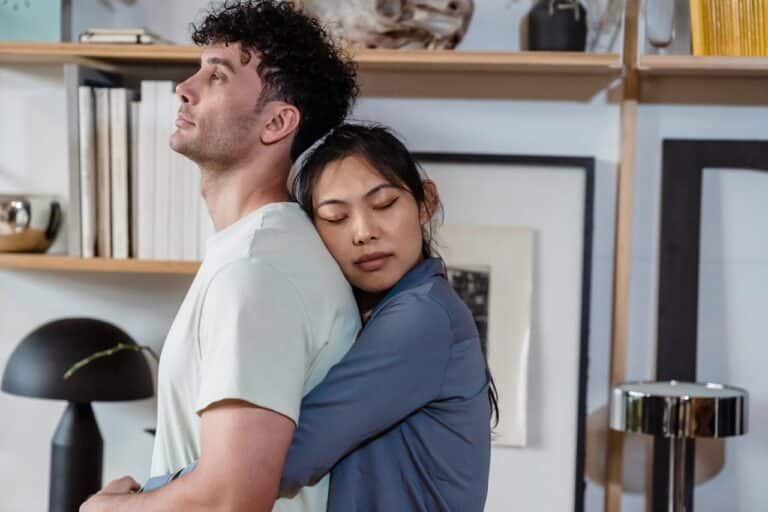 Anxious-Avoidant Dance: Why Opposites Attract and Hurt