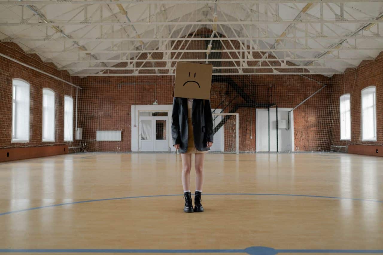 Anxiété sociale et solitude : briser le cercle vicieux du silence